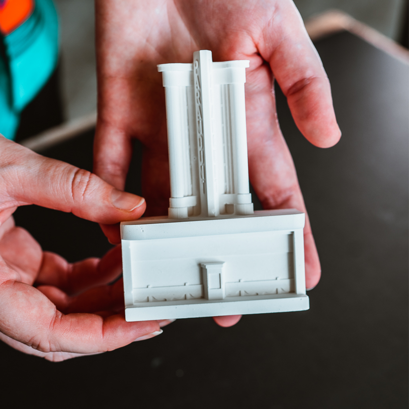 Paramount miniature model – Spaceplay